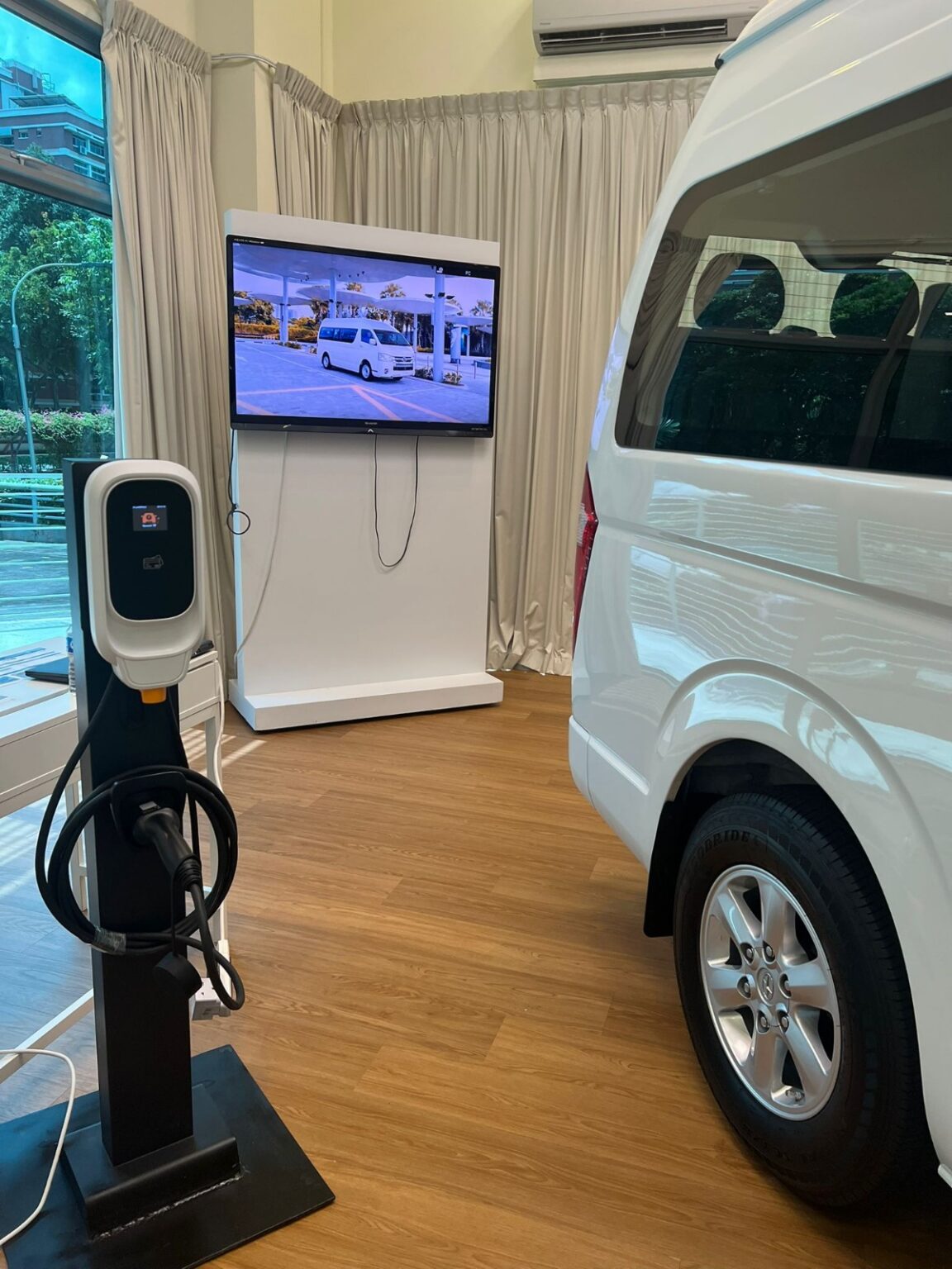 NEG Smart Charger – HS Electric Bus (Singapore) - NEG